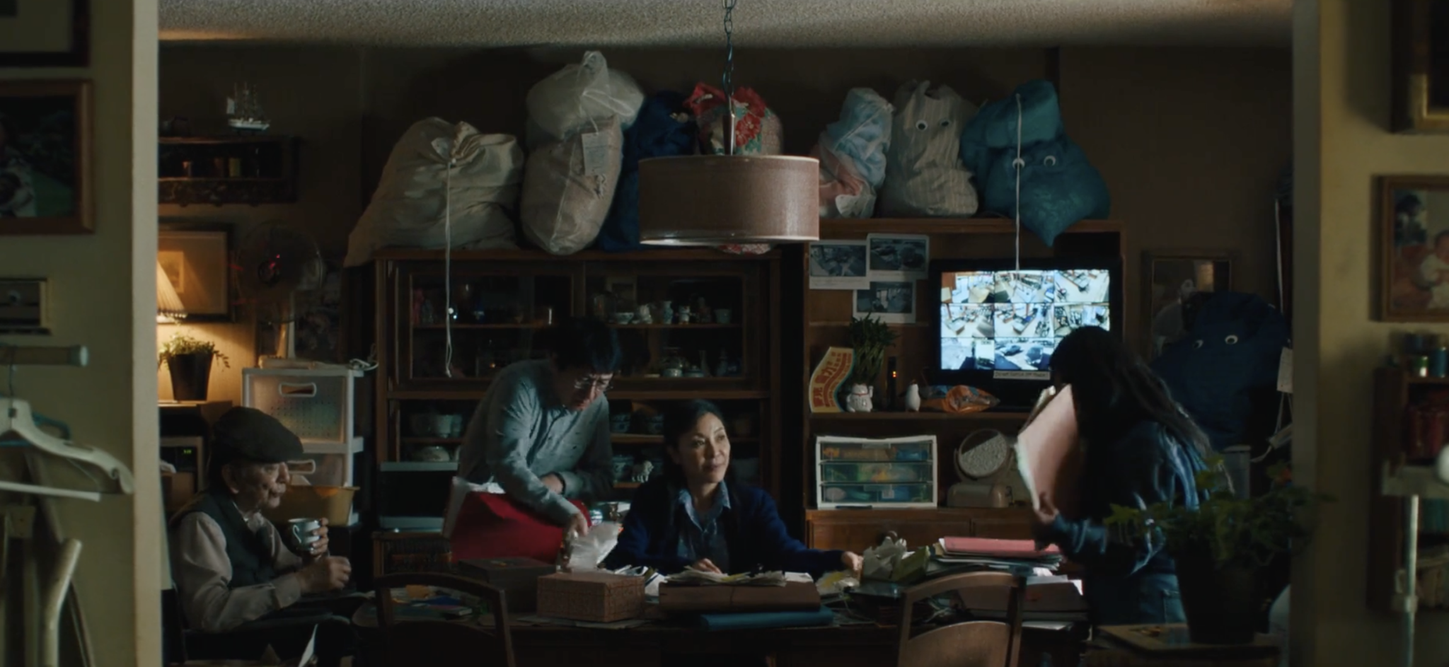 Everything Everywhere All At Once explained - Film Colossus